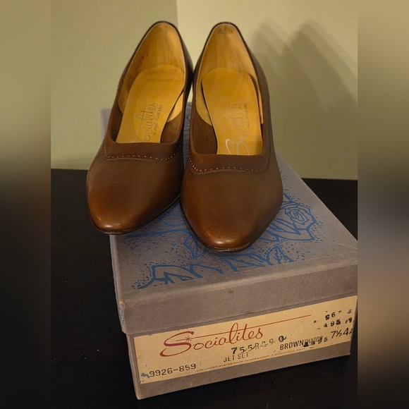 Socialite | Shoes | Vintage Socialites Heels Size 75 Aaaa Brown Womens ...